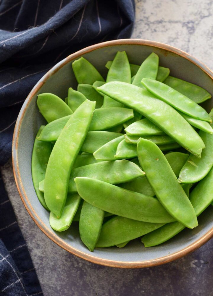 Stir Fry Snow Peas - The Stingy Vegan